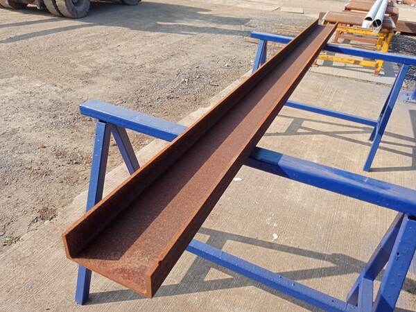 3.800 Mtrs Long 230mm x 75mm x 25.7 Kg/m Unused Stock Rusty Steel ...